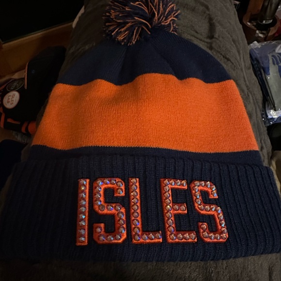 Fanatics | Other | New W Tag Ny Islanders Stadium Series Beanie Blinged ...